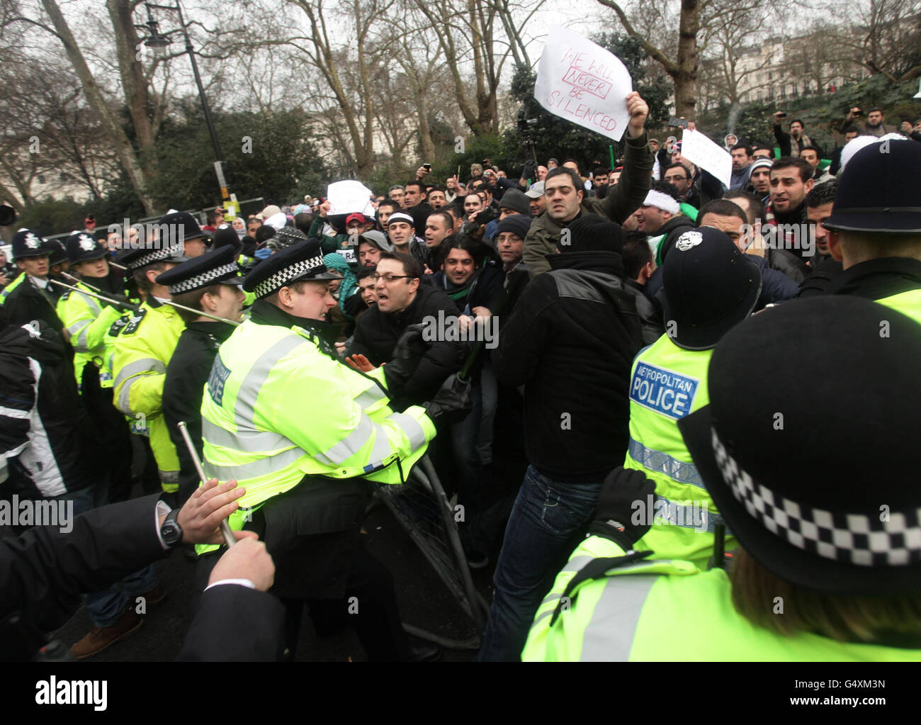 Protesters outside the syrian embassy in central london hi-res stock ...