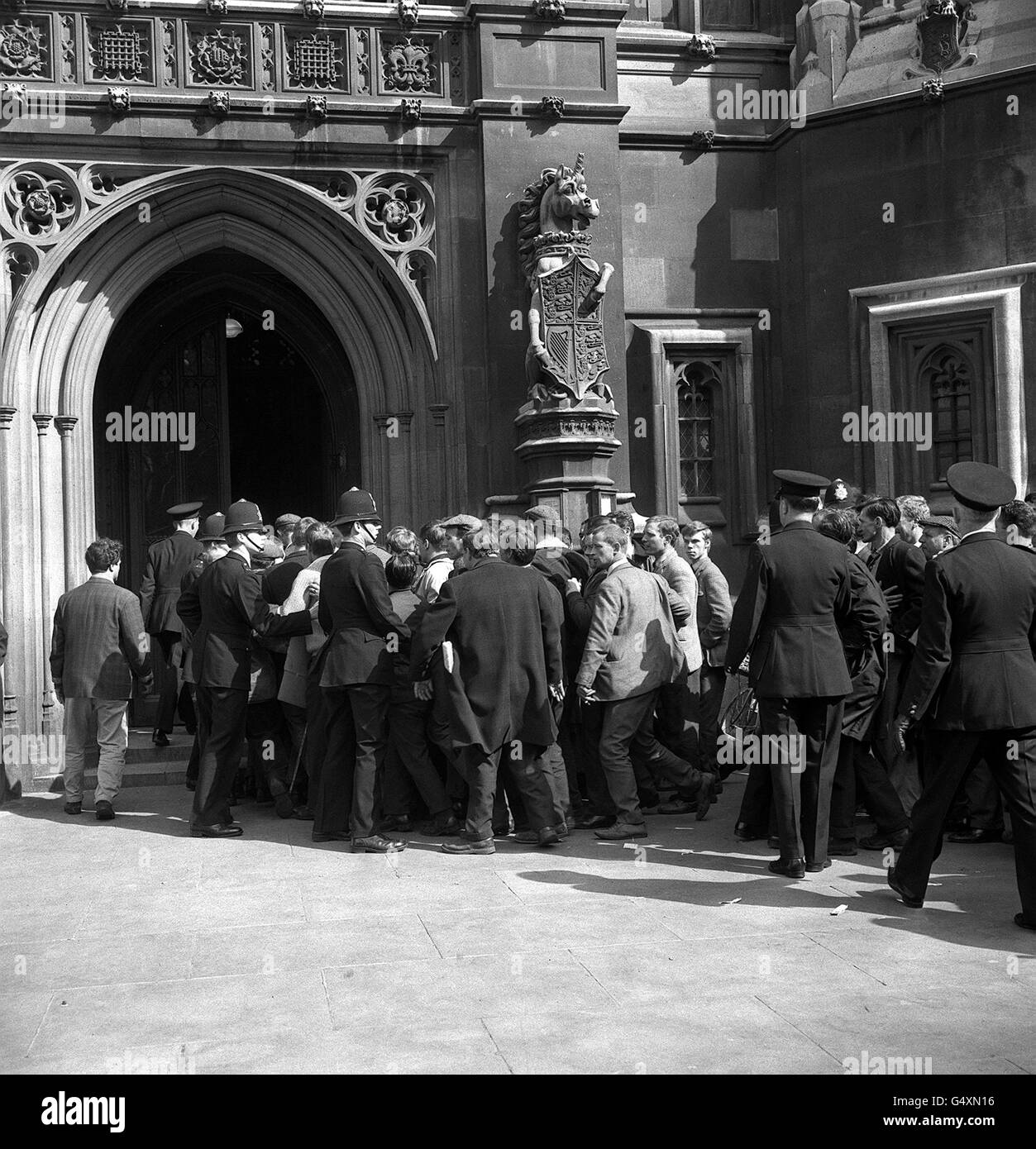 Race relations Black and White Stock Photos & Images - Alamy