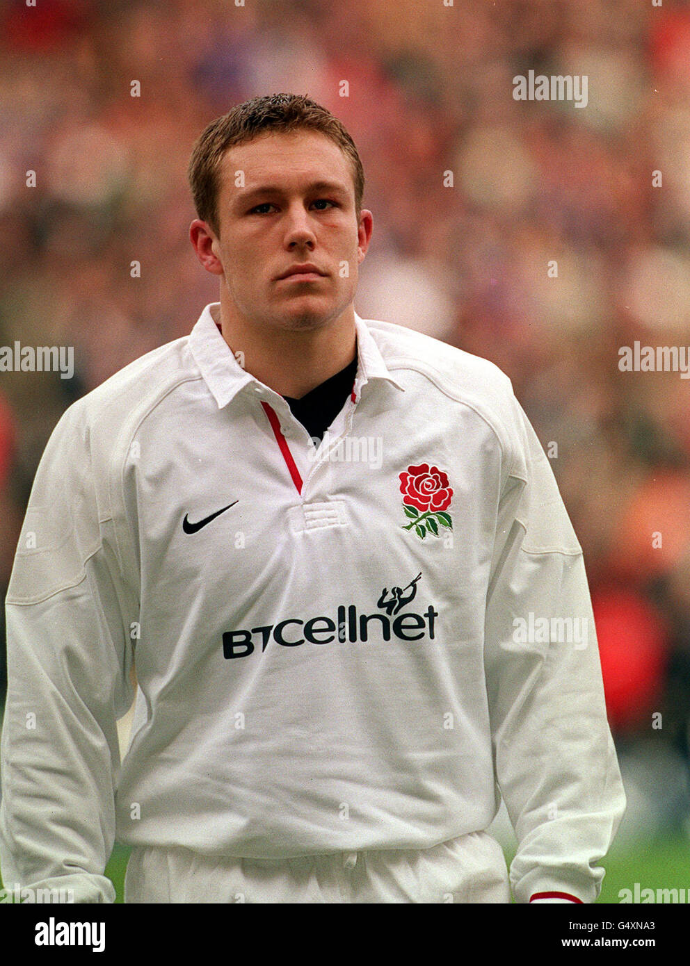 Jonny Wilkinson of England lines up, before the start of their 2000 Six ...