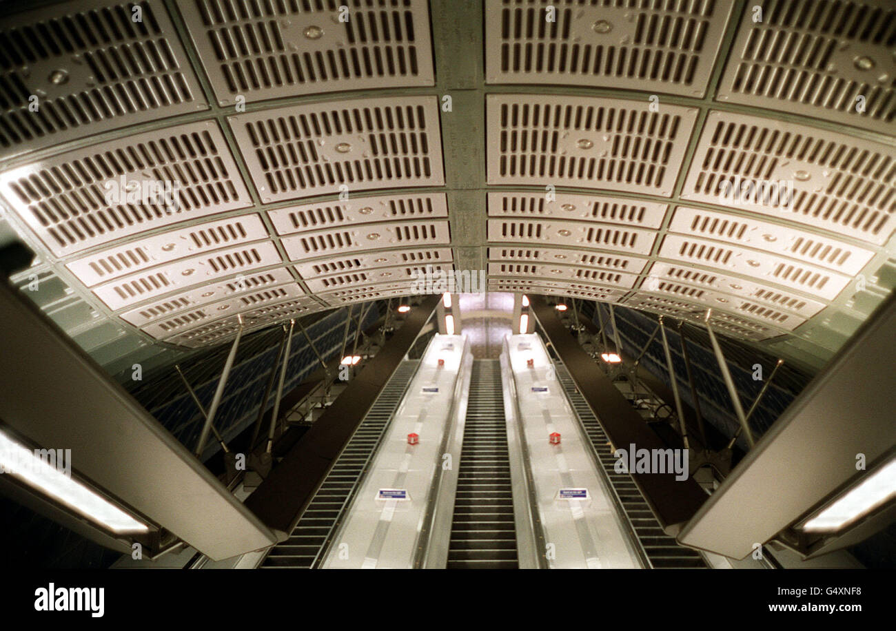 London Bridge Jubilee line Stock Photo - Alamy