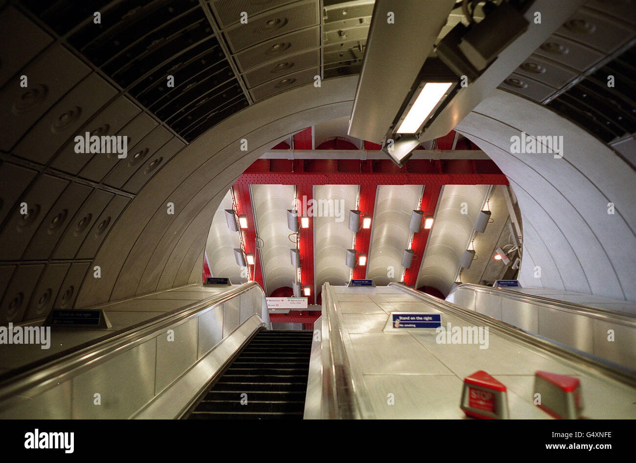 Waterloo Jubilee line Stock Photo - Alamy