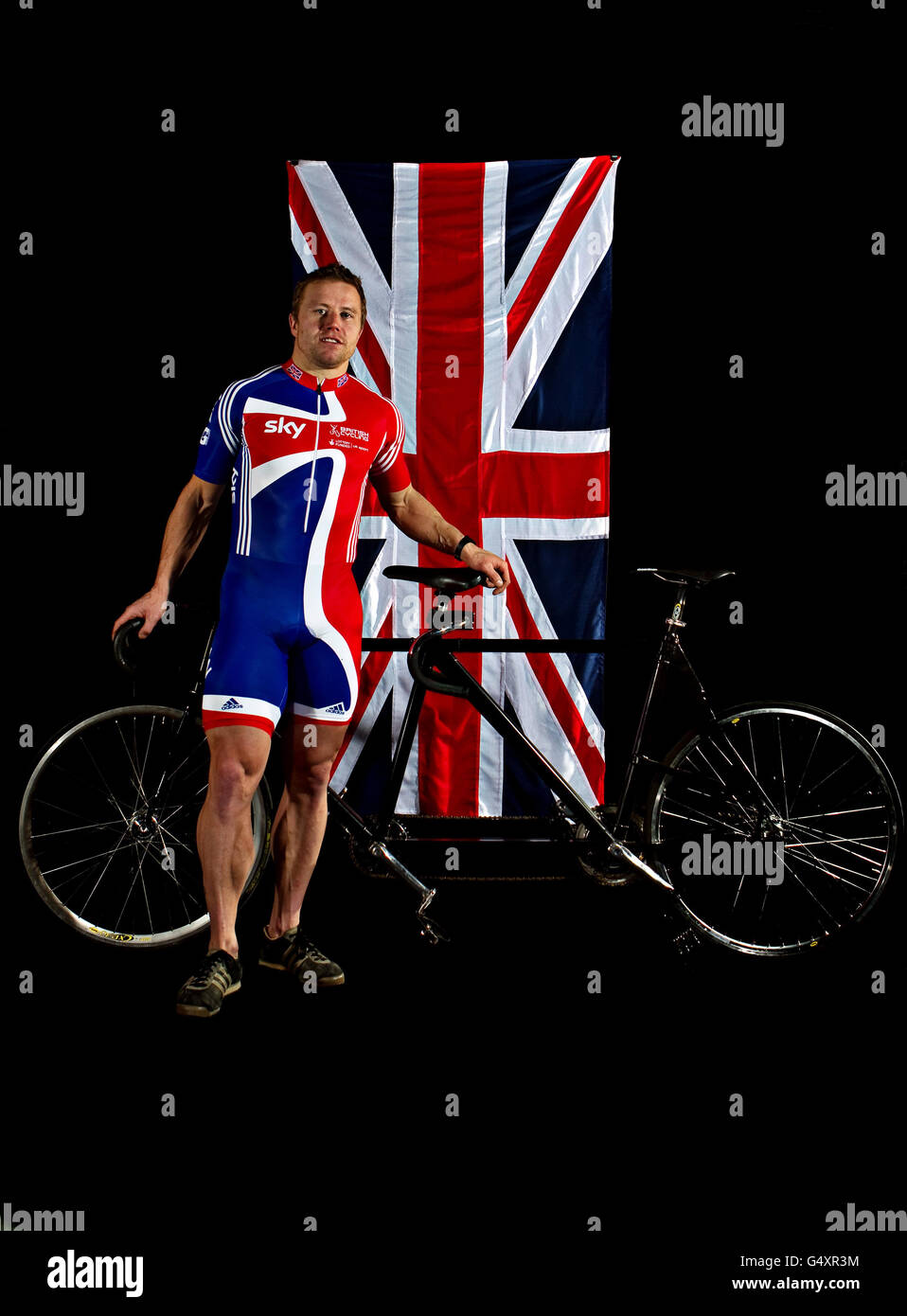 Paralympic cyclist craig maclean during photocall at the newport ...