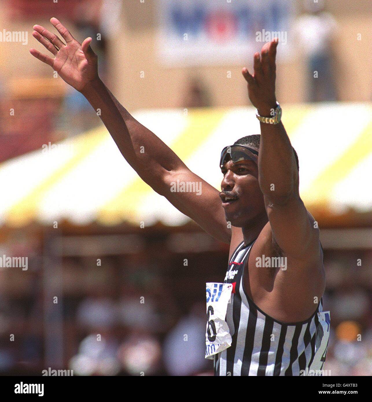 ATHLETICS SACRAMENTO. ROGER KINGDOM, USA - 110M HURDLES Stock Photo - Alamy