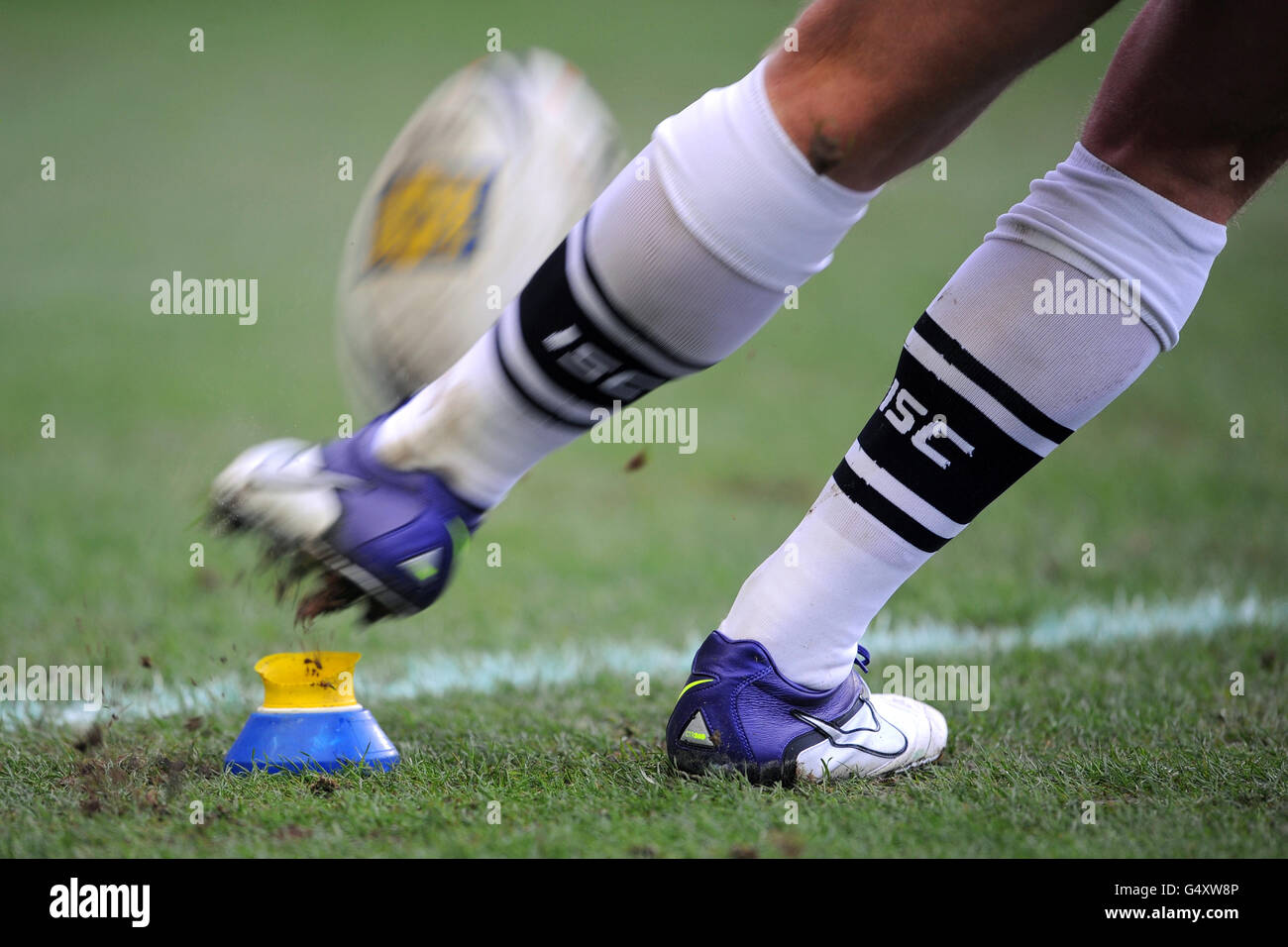 Rugby ball being kicked hi-res stock photography and images - Alamy
