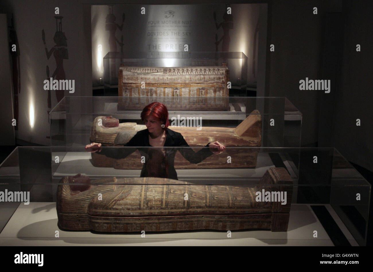 Mummies exhibition hi-res stock photography and images - Alamy