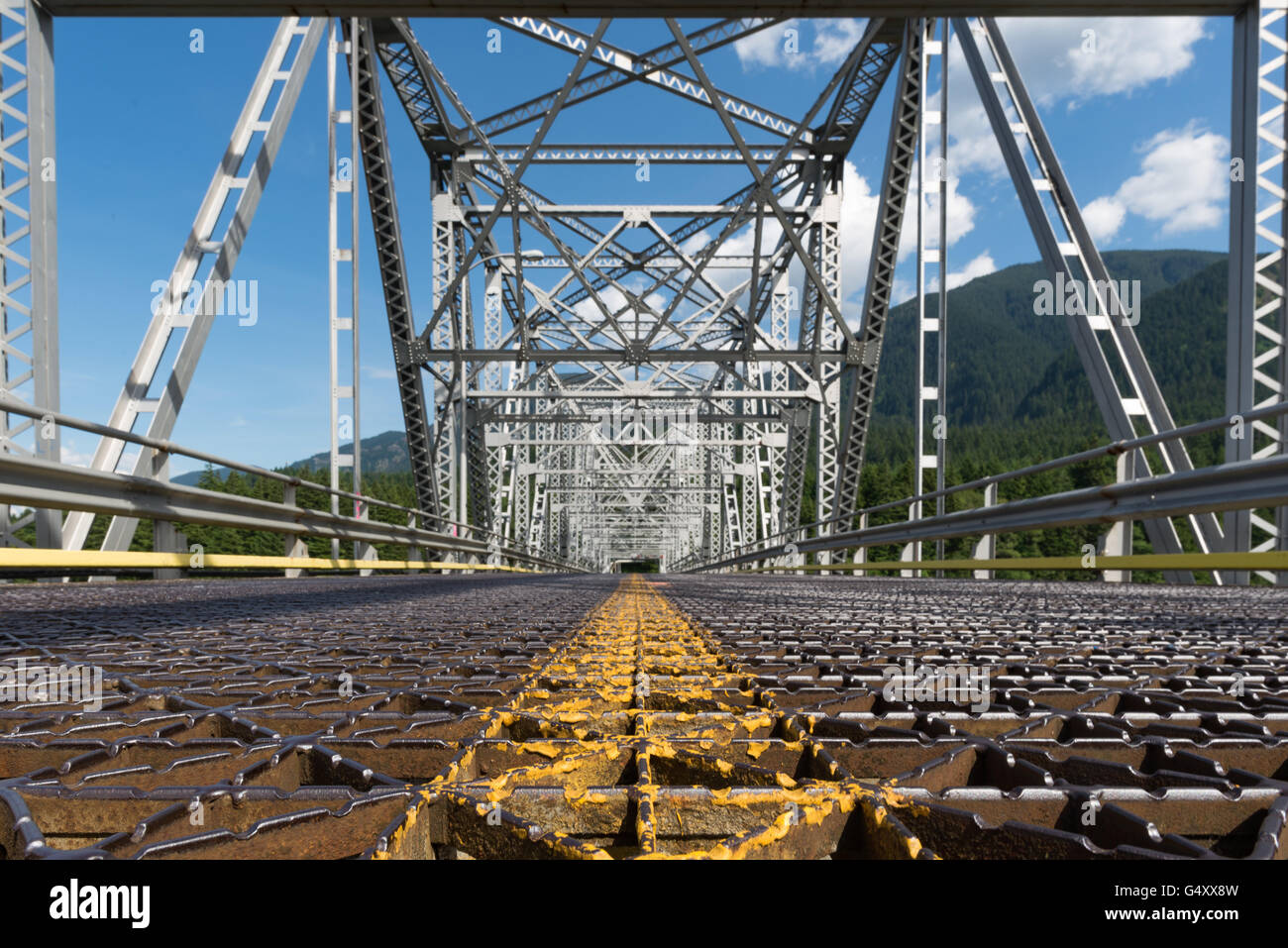 USA, Oregon, Pacific Crest Trail, Across the bridge on the Pacific ...