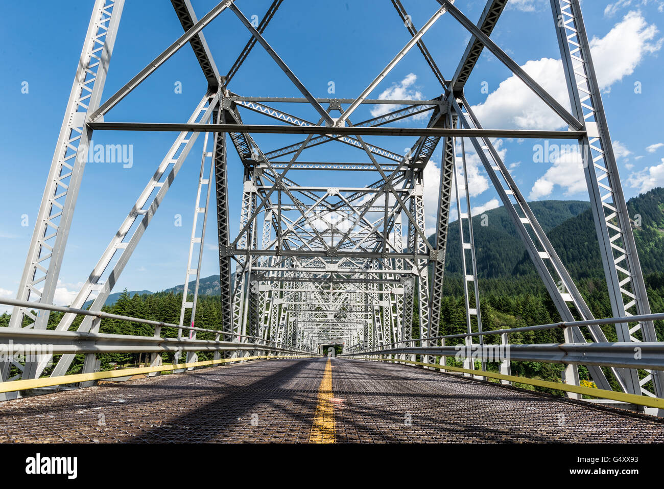 USA, Oregon, Pacific Crest Trail, Across the bridge on the Pacific ...
