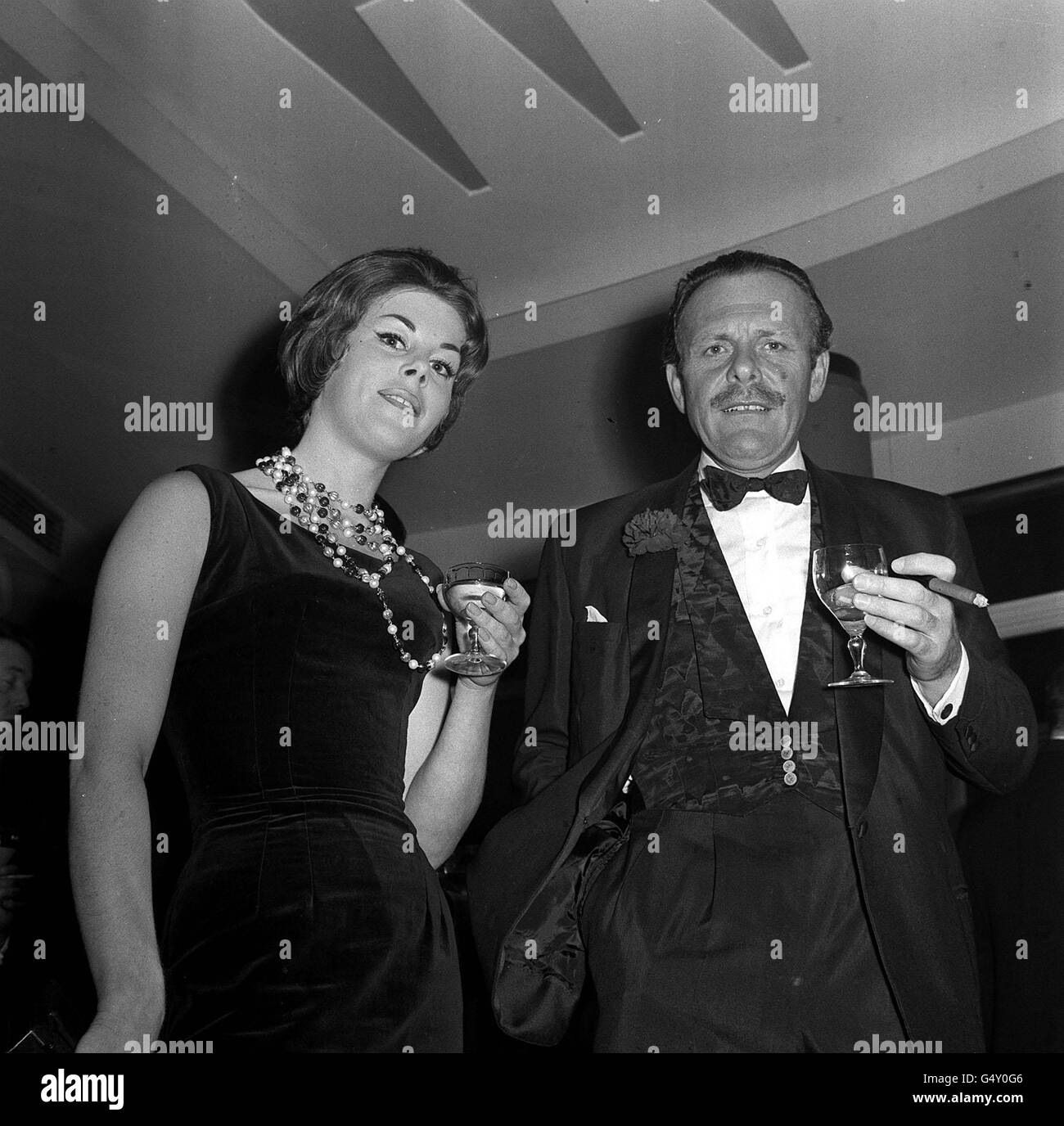 Terry thomas actor hi-res stock photography and images - Alamy