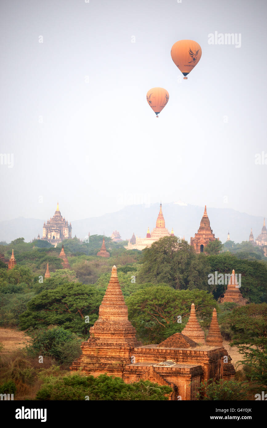 Bagan temples hi-res stock photography and images - Alamy