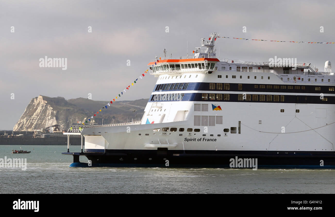 New Channel ferry Stock Photo - Alamy