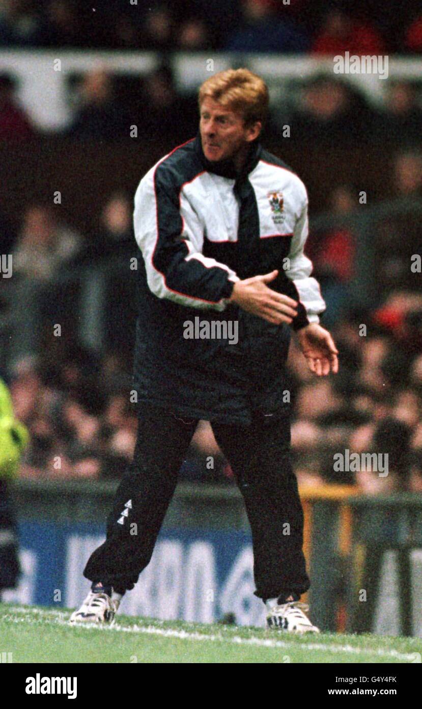 Coventry city manager gordon strachan hi-res stock photography and ...