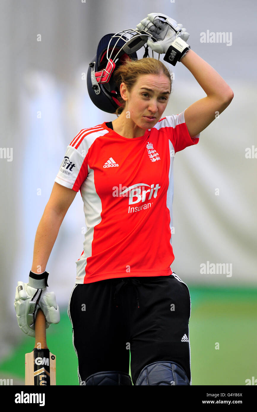 Beth morgan cricket hi-res stock photography and images - Alamy