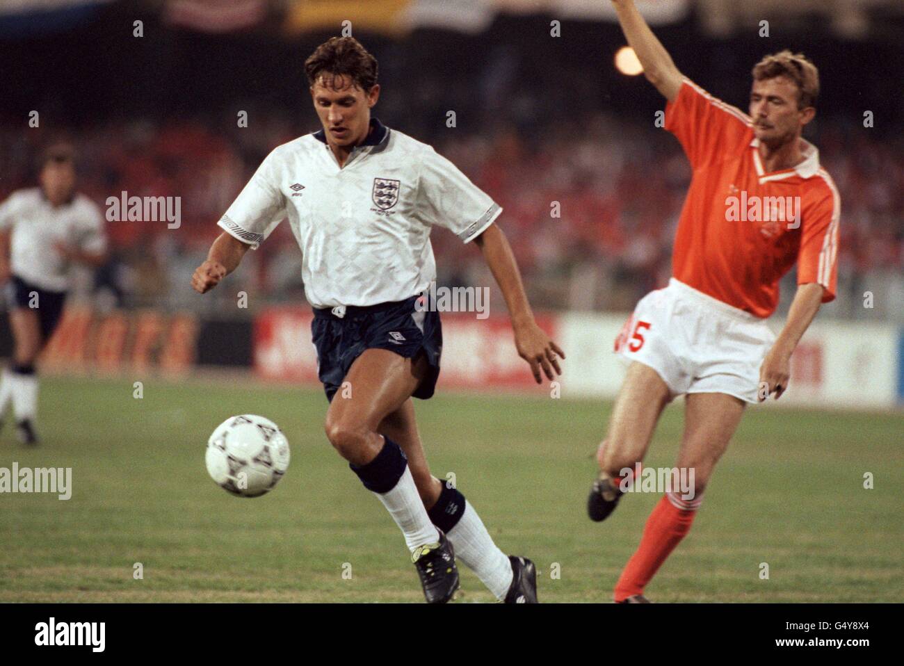 Soccer - World Cup Italia 90 - Group F - England v Holland Stock Photo ...