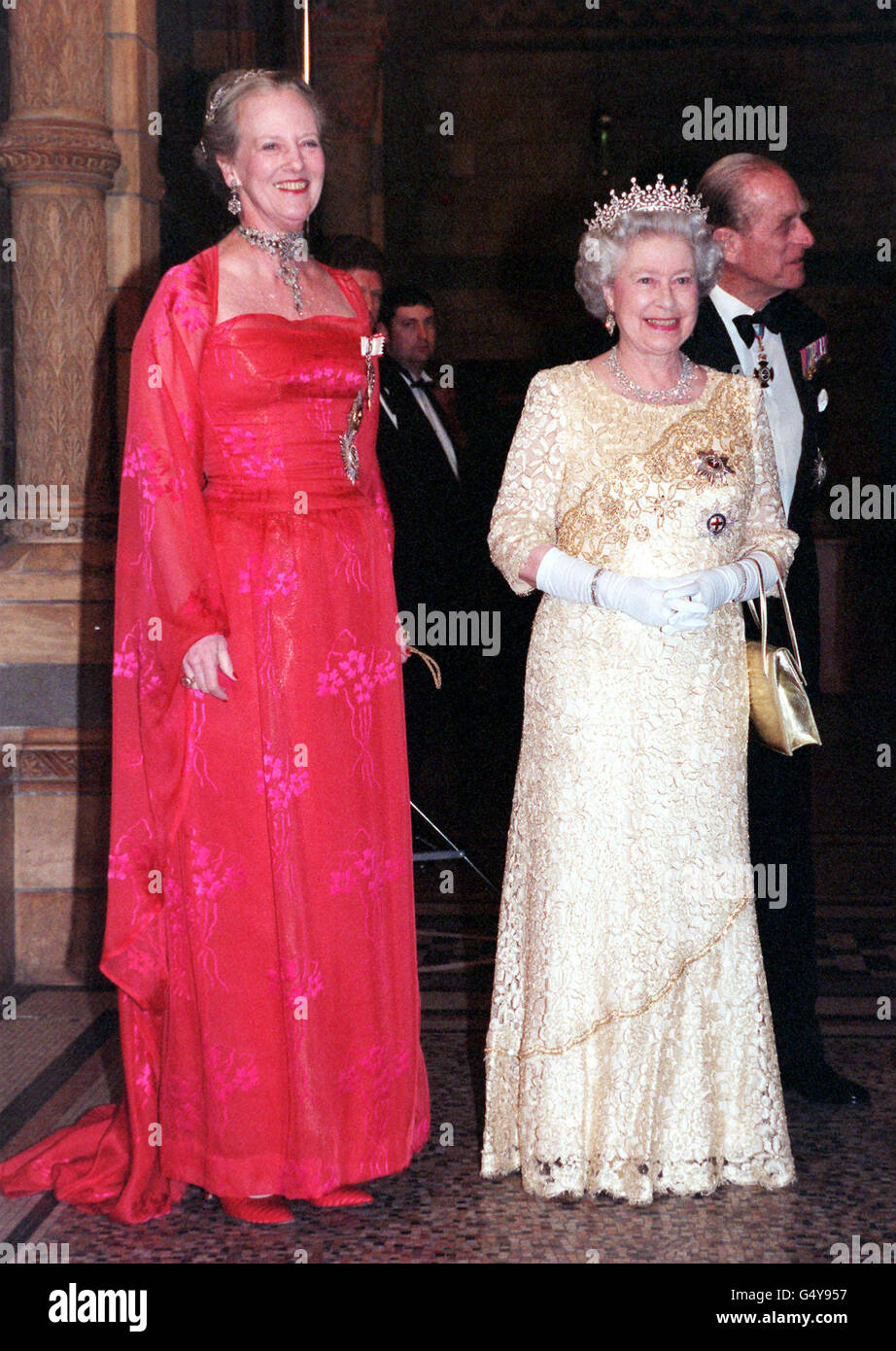 Britain's Queen Elizabeth II (R) and Queen Margrethe of Denmark ...