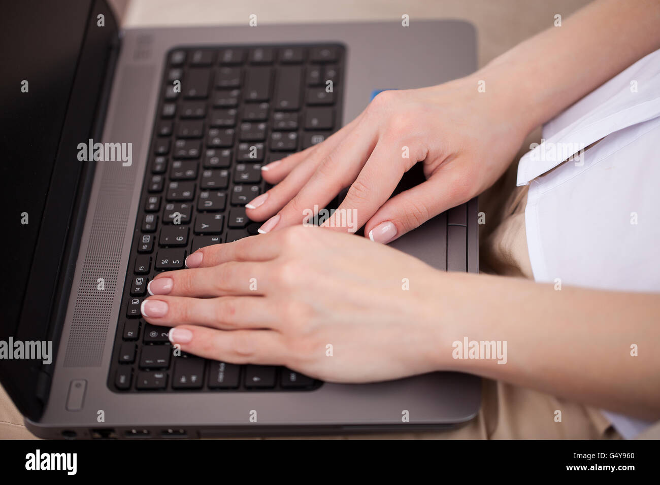 Taping typing hi-res stock photography and images - Alamy