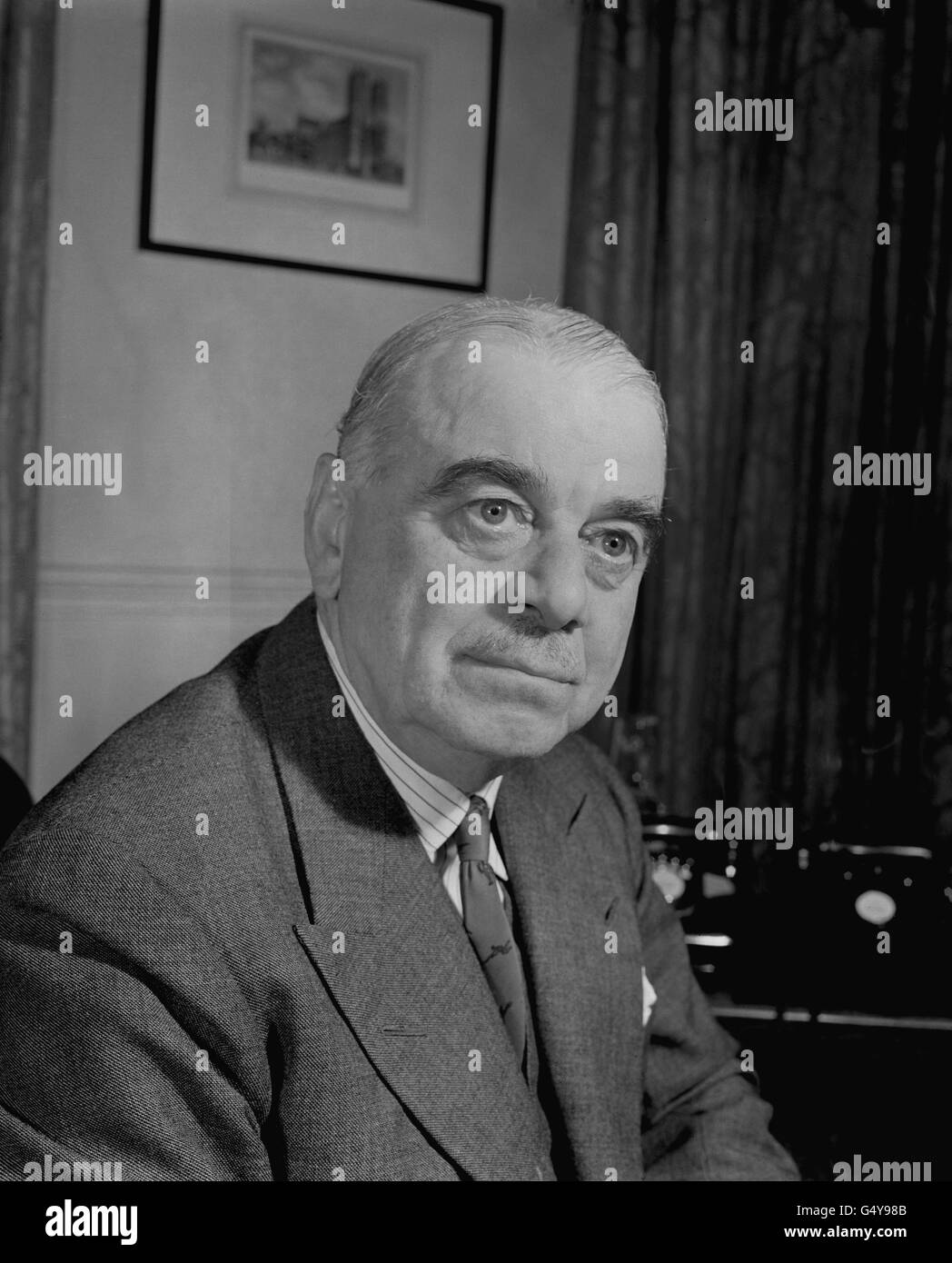 Winston churchill head and shoulders hi-res stock photography and ...