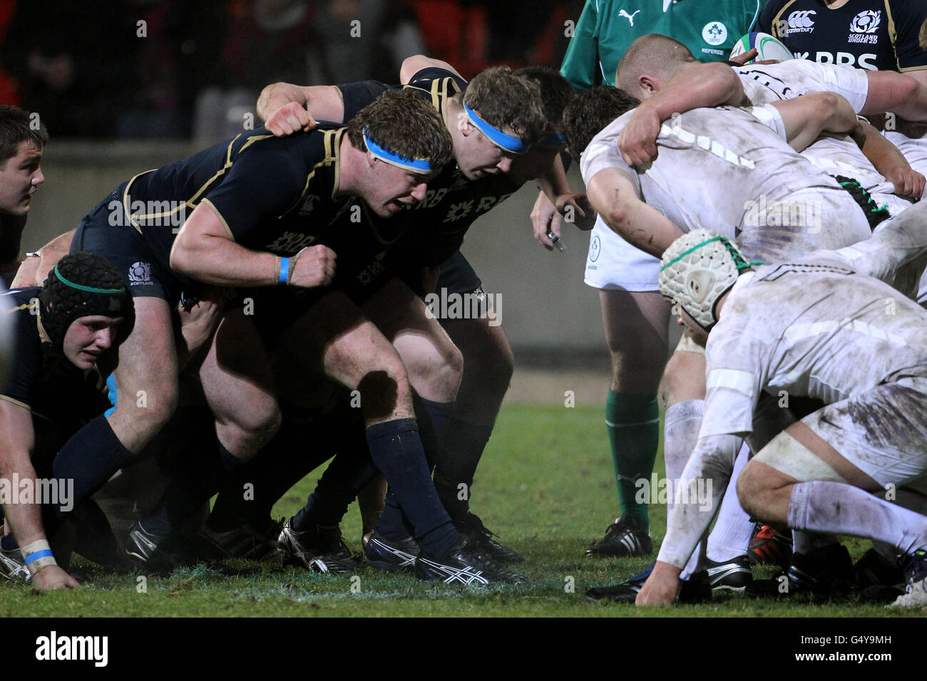 Scotlands robin hislop george turner prepare scrum against england hi ...