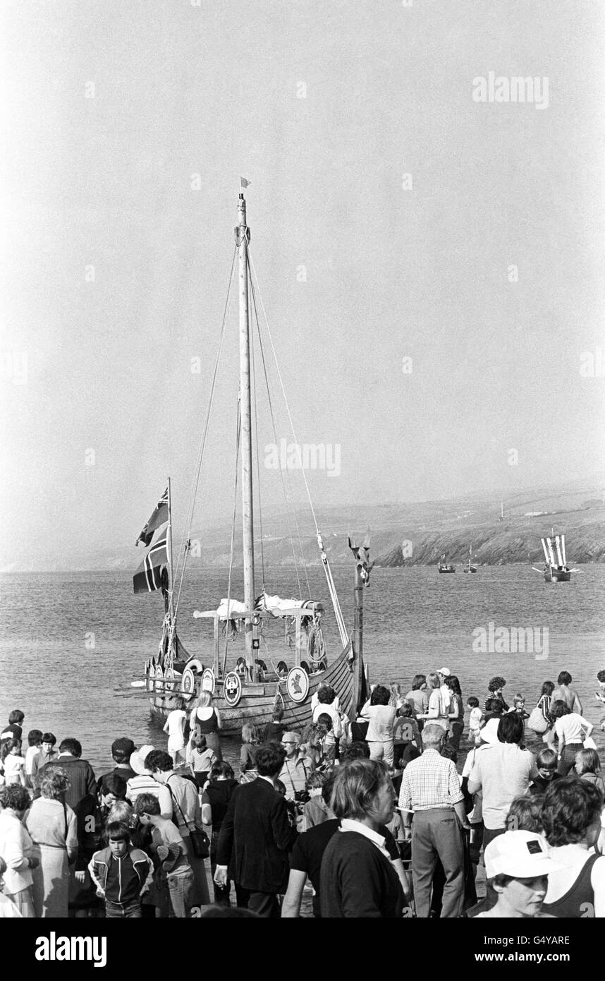 Queen visit 1979 Black and White Stock Photos & Images - Alamy