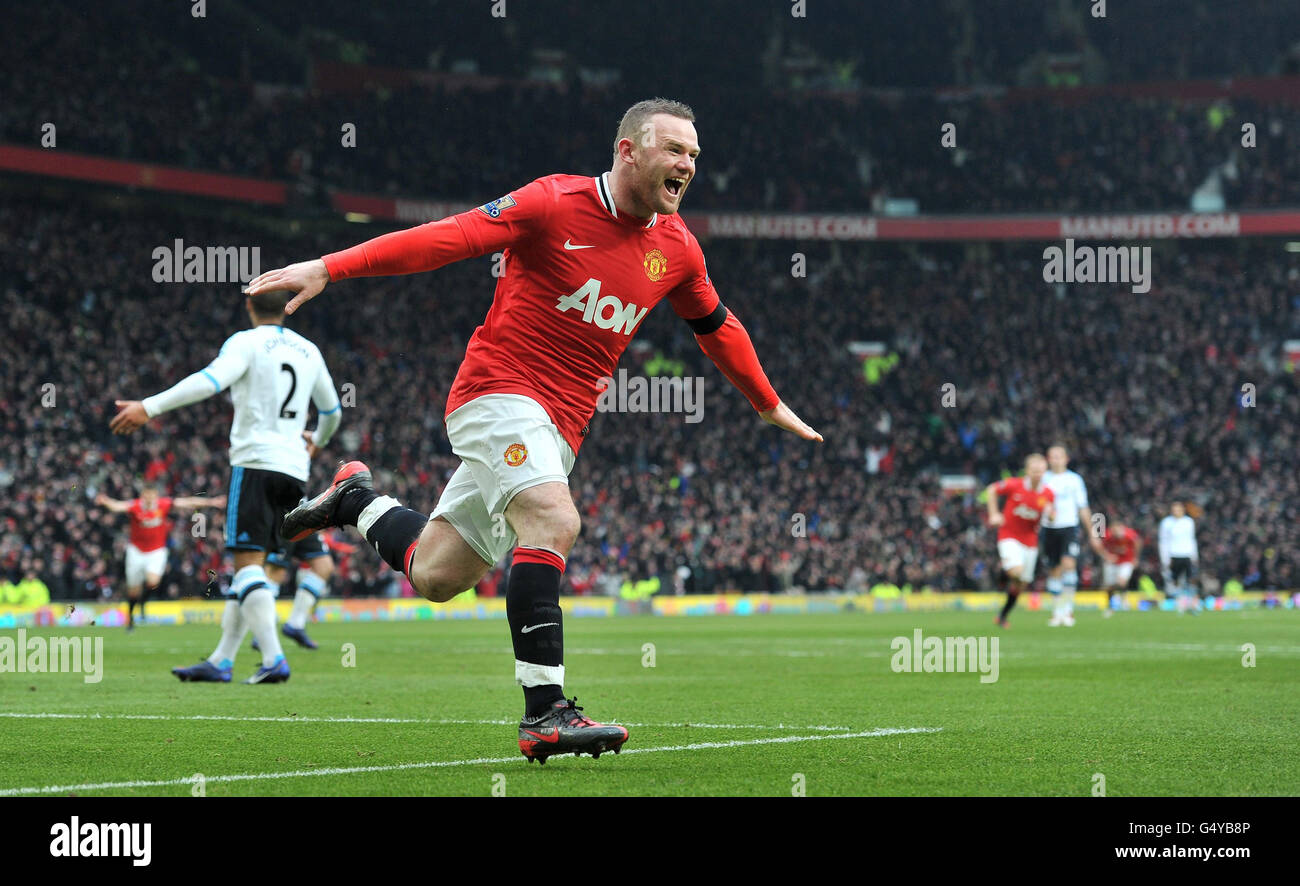 Manchester united's wayne rooney celebrates scoring. hi-res stock ...