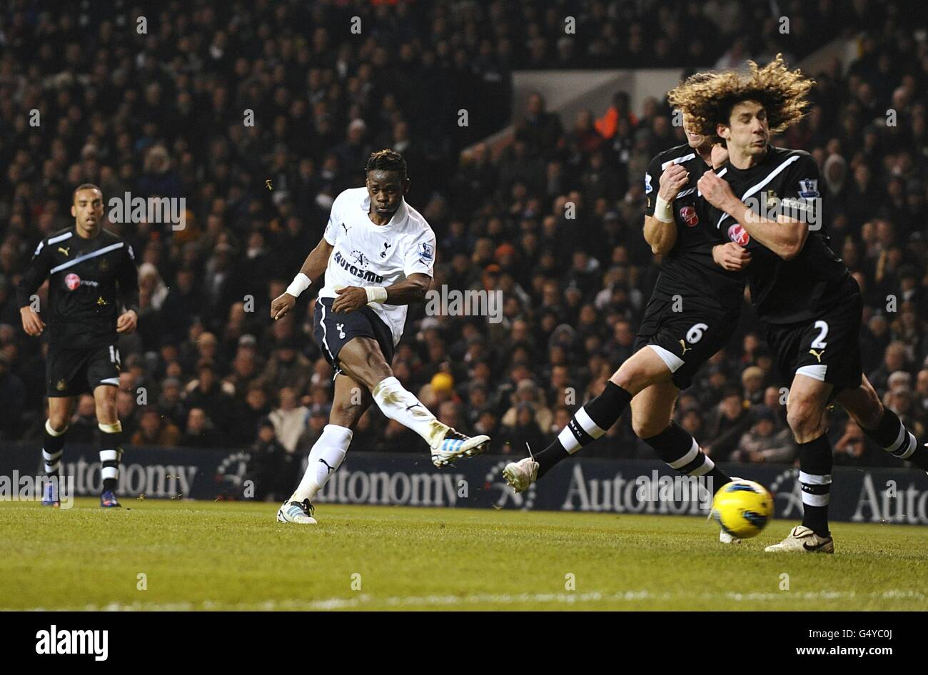Tottenham Hotspur's Louis Saha scores their third goal of the game ...