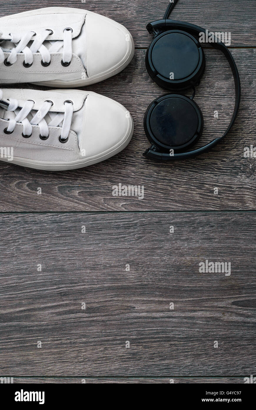 Desk outfit hi-res stock photography and images - Alamy