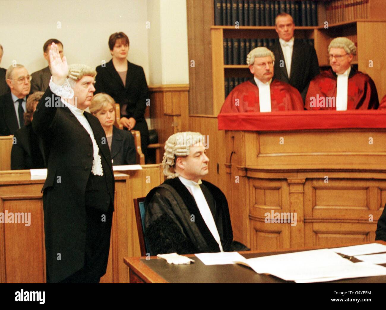 Who appointed himself bench hi-res stock photography and images - Alamy