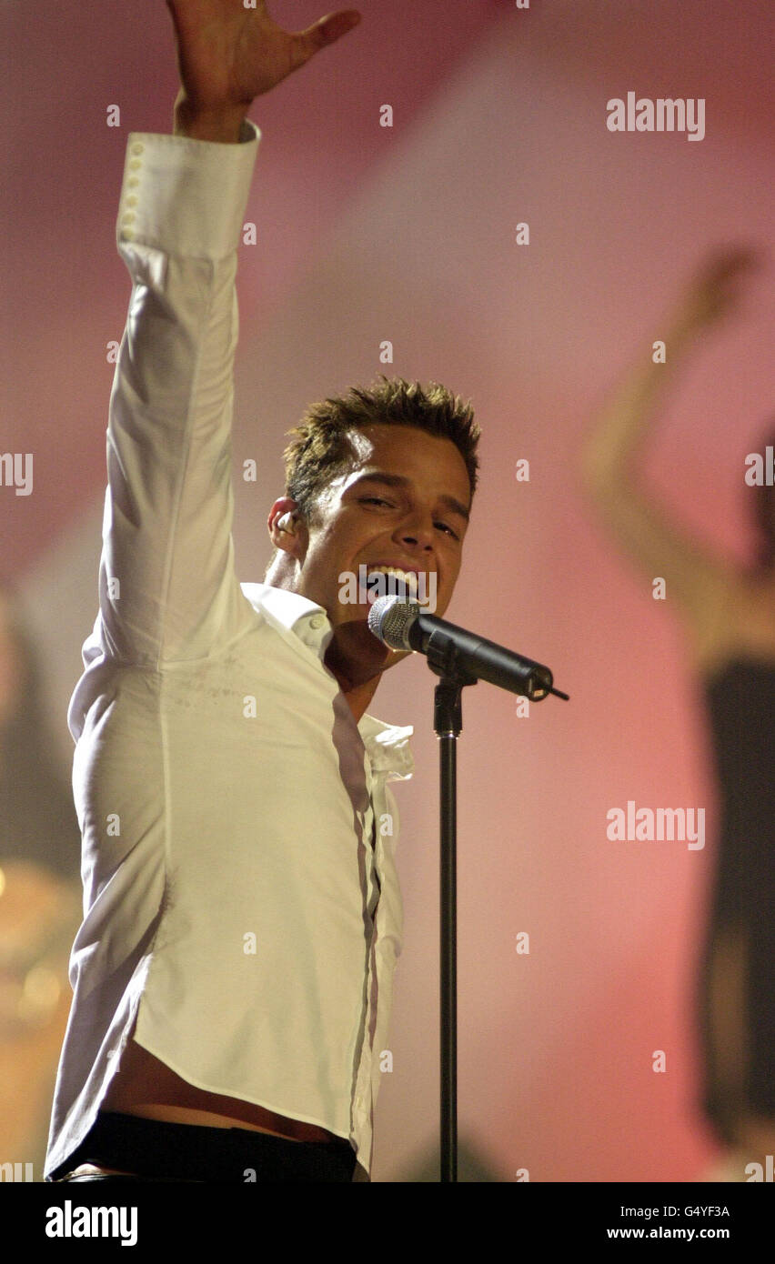 Brit Awards Ricky Martin Stock Photo - Alamy