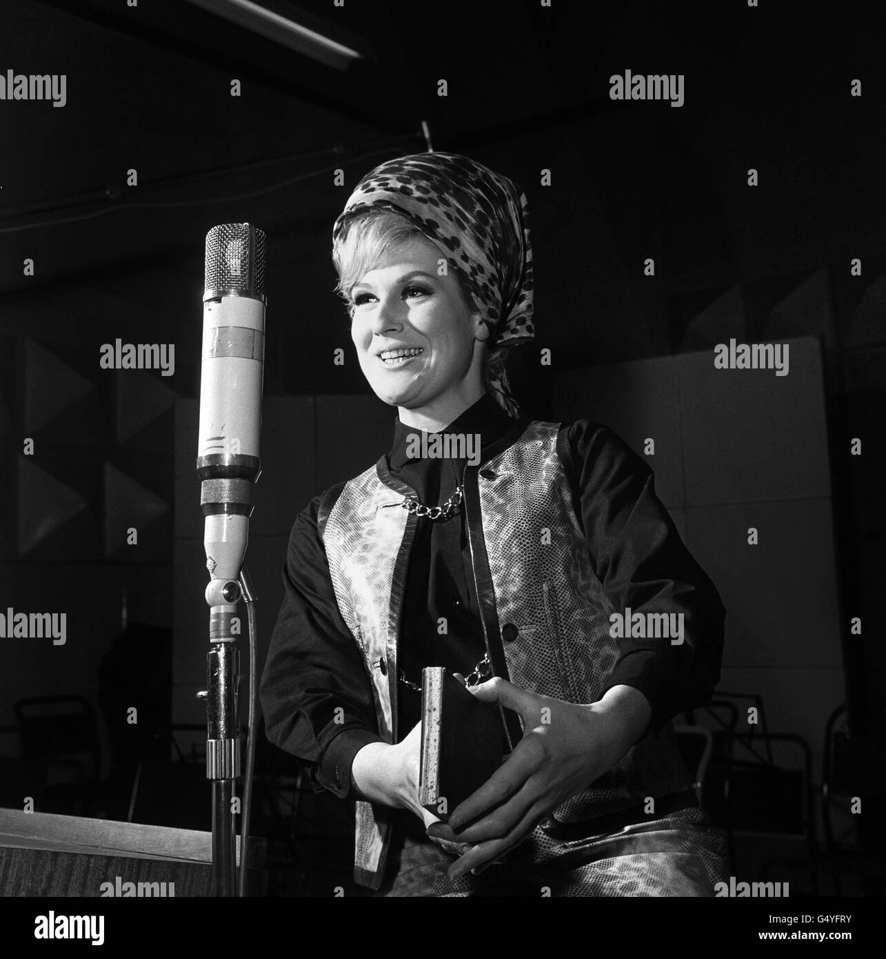 Dusty springfield 1960s hi-res stock photography and images - Alamy