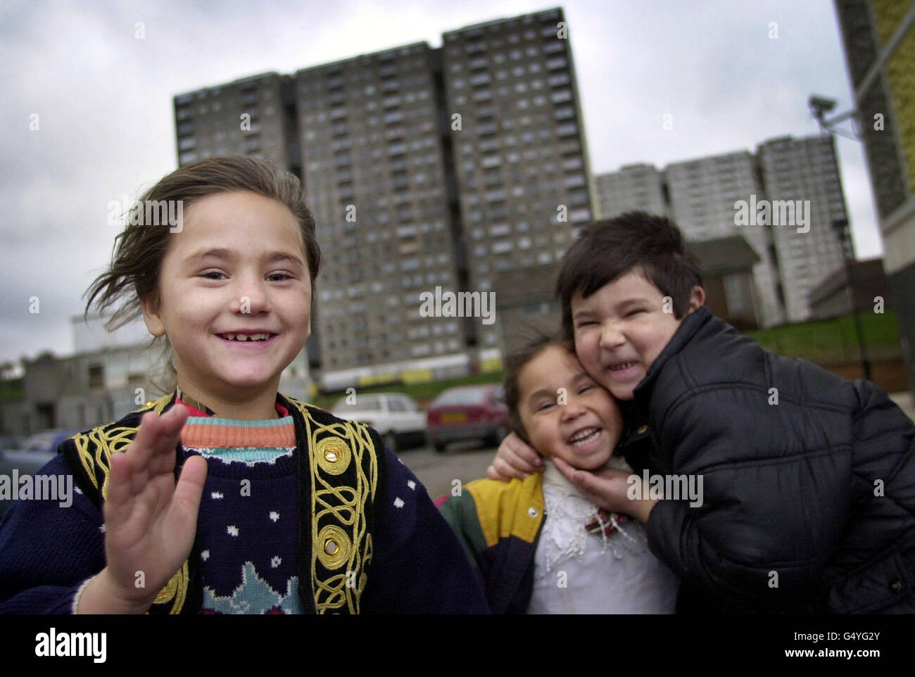 Romanian refugees Rebecca, Radmyele and Radomarchil (L-R) arrive at the ...