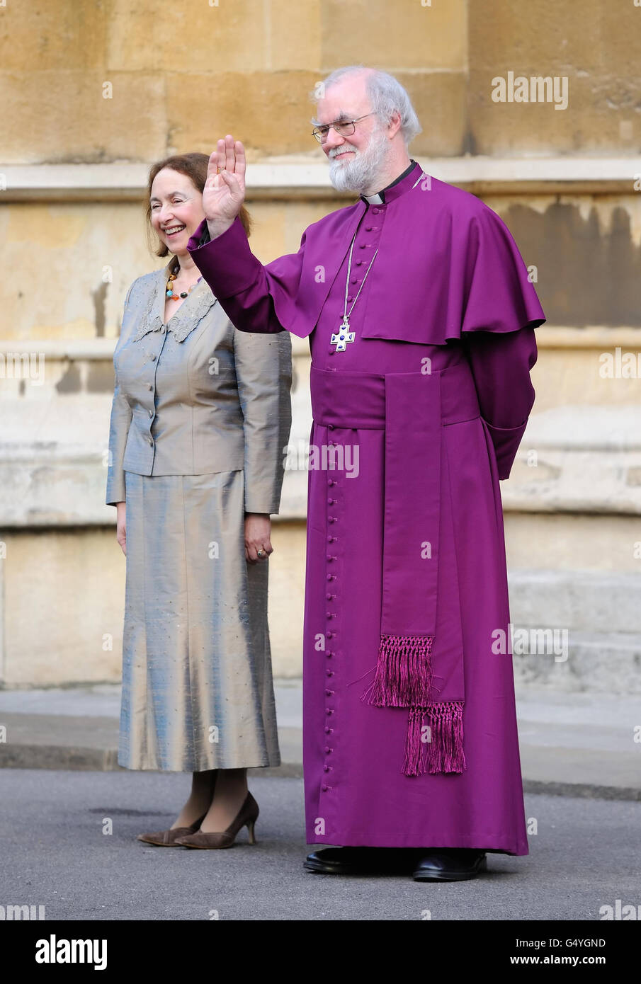 Queen attends multi-faith reception Stock Photo - Alamy