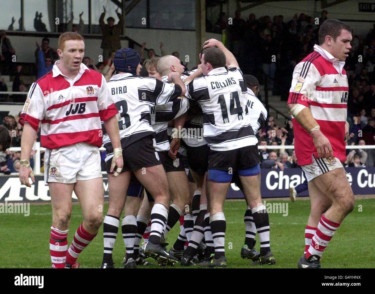 Rugby players hugging hi-res stock photography and images - Alamy