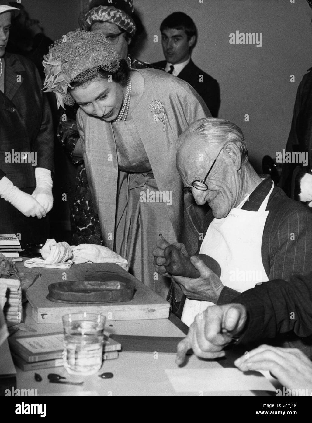 Royalty - Queen Elizabeth II - Stepney, London Stock Photo - Alamy