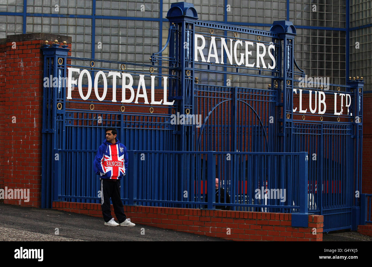 Rangers fan abdul sallam outside ibrox stadium hi-res stock photography ...