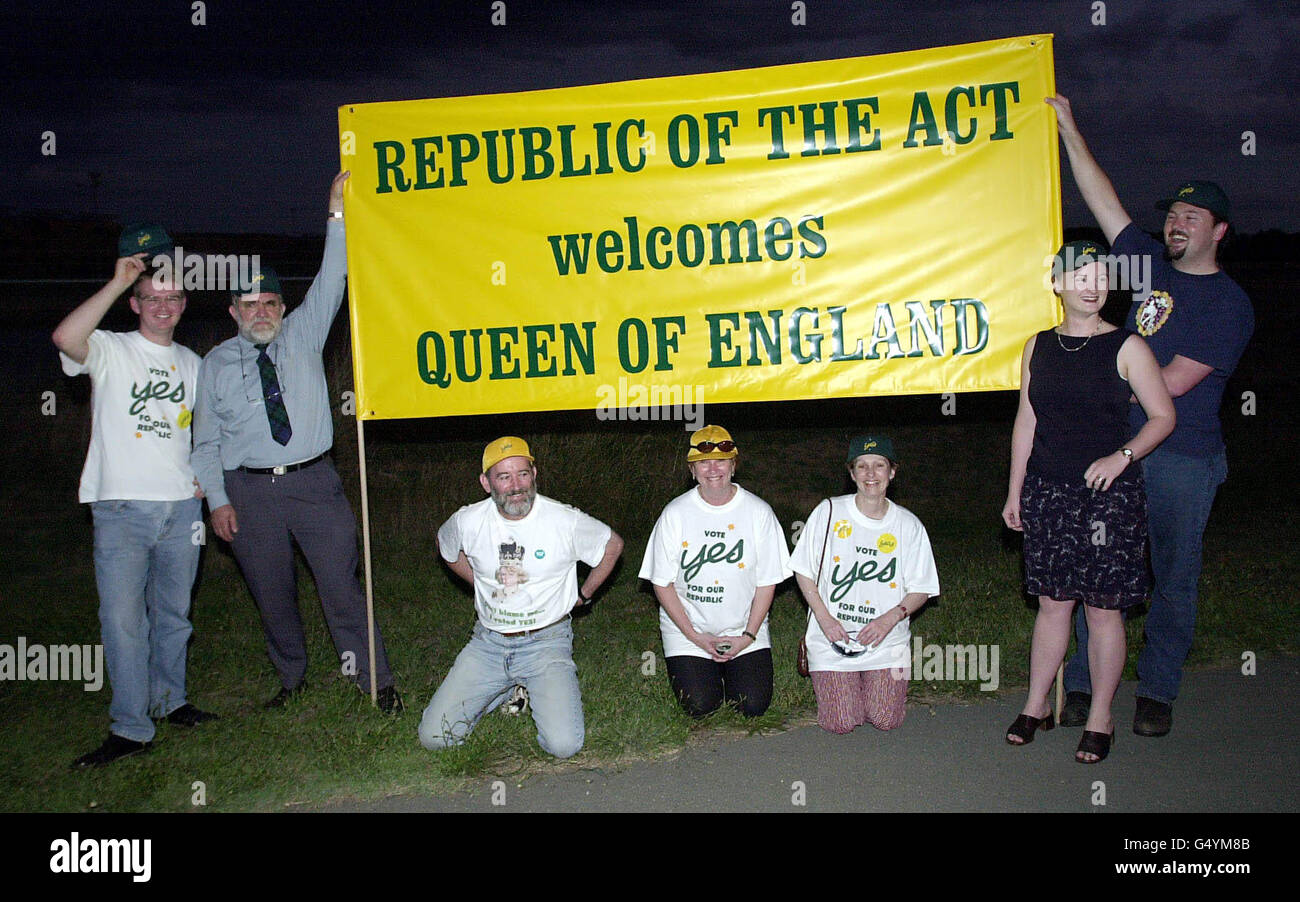 The Queen is greeted by a group from the Australian Republican Movement ...