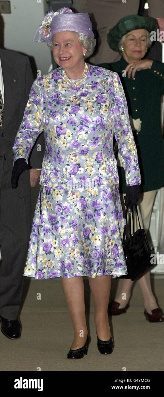 Royalty - Queen Elizabeth II Visit to Australia Stock Photo - Alamy