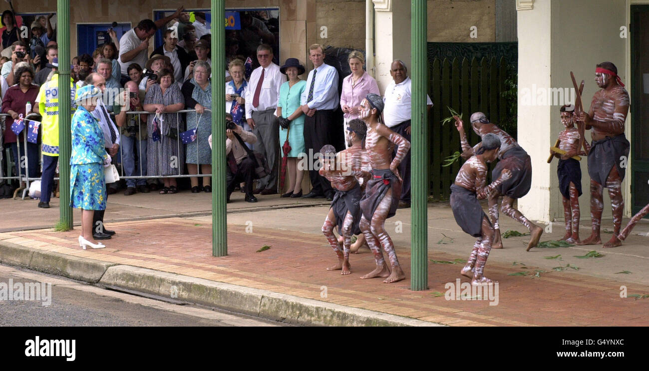The Queen watches the Ngemba Muranari dancers perform a traditional ...