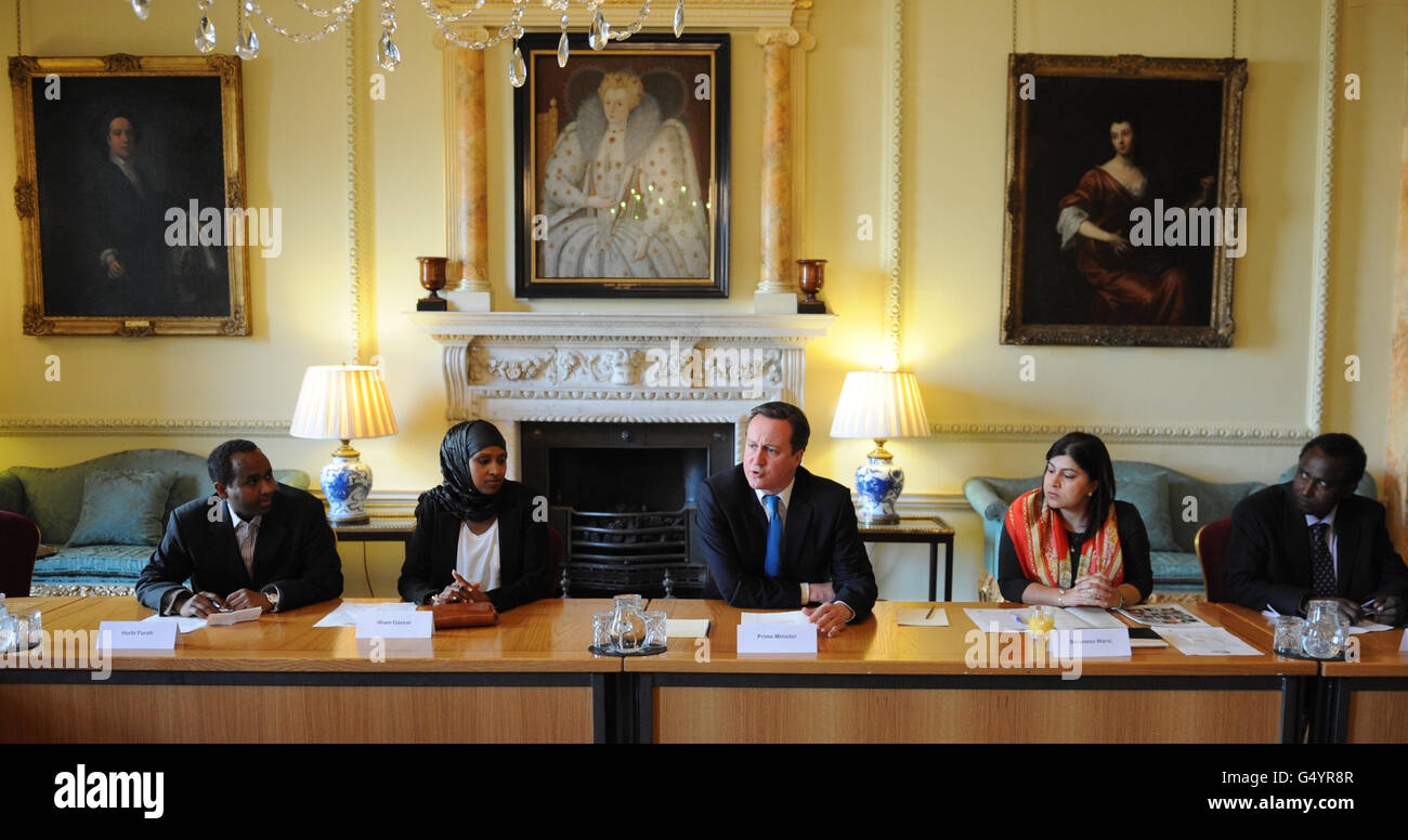 Round table conference hi-res stock photography and images - Alamy