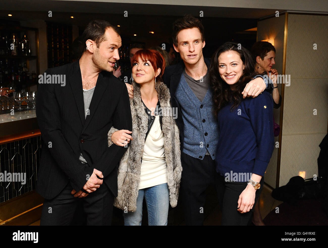 Jude law the ivy hi-res stock photography and images - Alamy