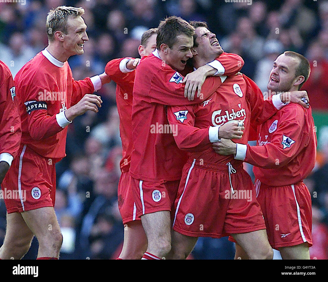 Football celebrating hugging arms round smiling jamie redknapp hi-res ...