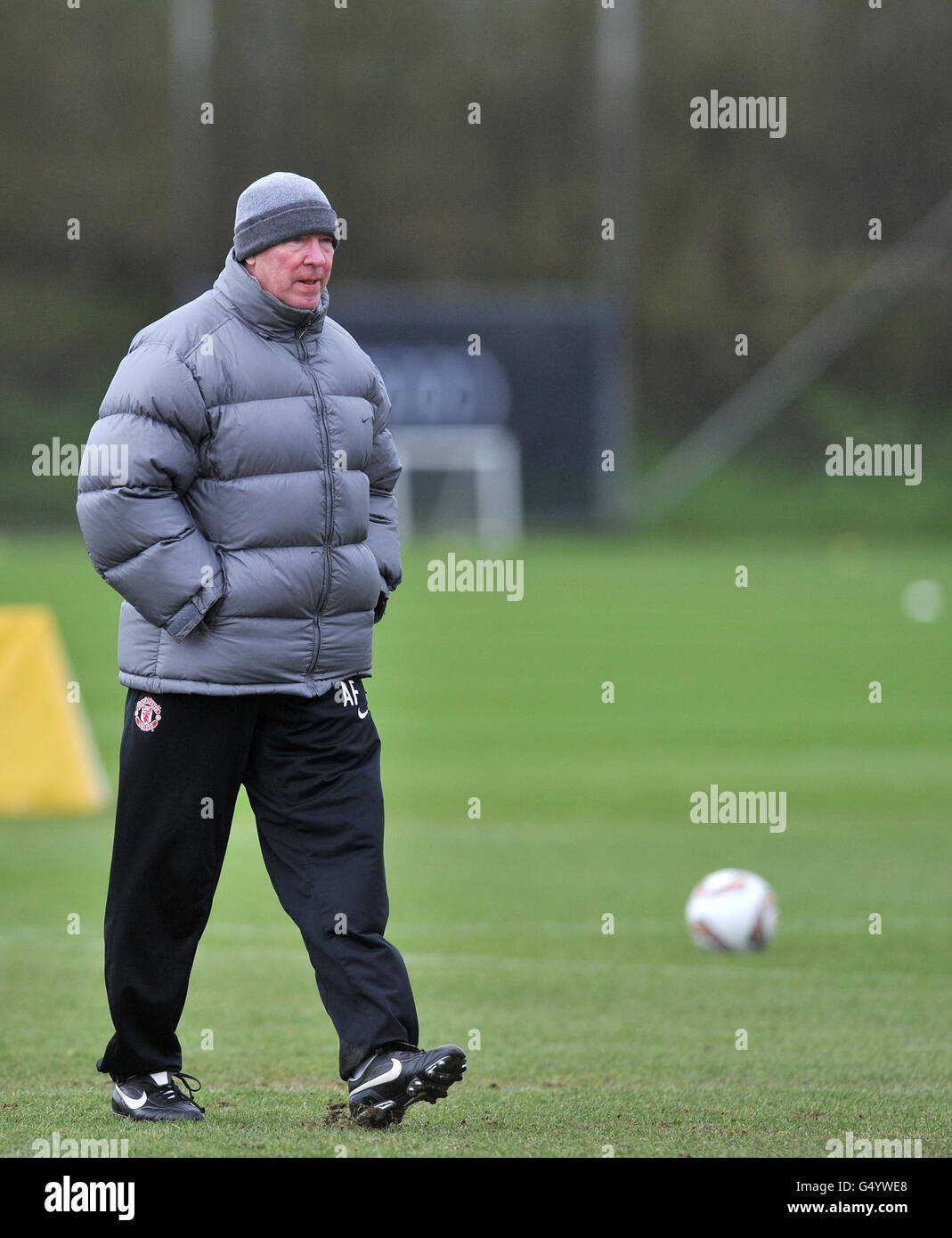 Manchester united manager alex ferguson centre hi-res stock photography ...