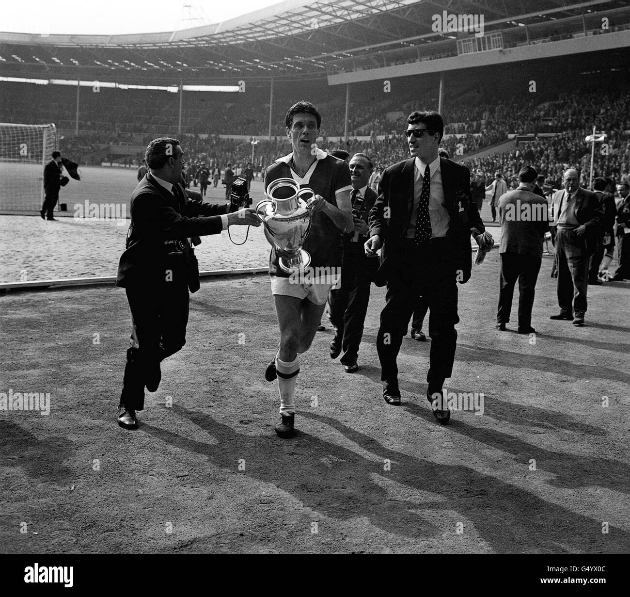 Sport football b w black and white trophy nealscan cesare maldini hi ...