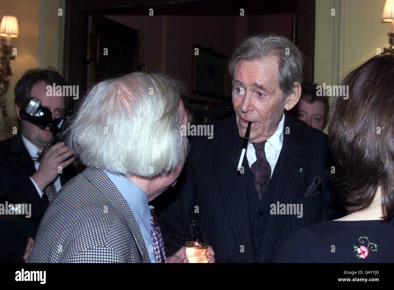 Veteran actor peter otoole ceremony londons simpsons in the strand hi ...