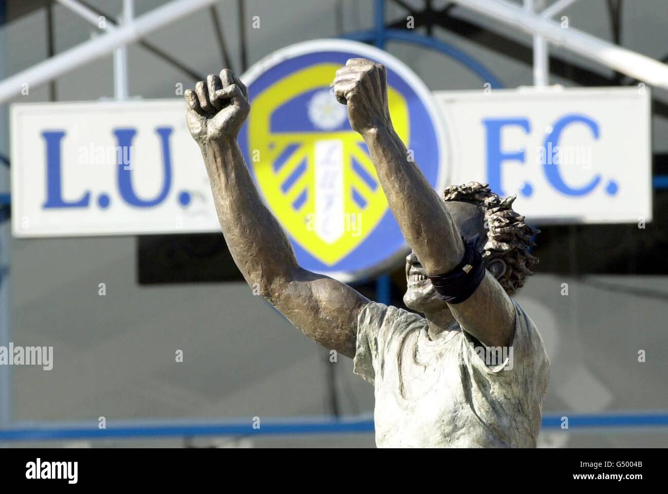 The statue of Leeds United hero Billy Bremner wearing a black armband ...