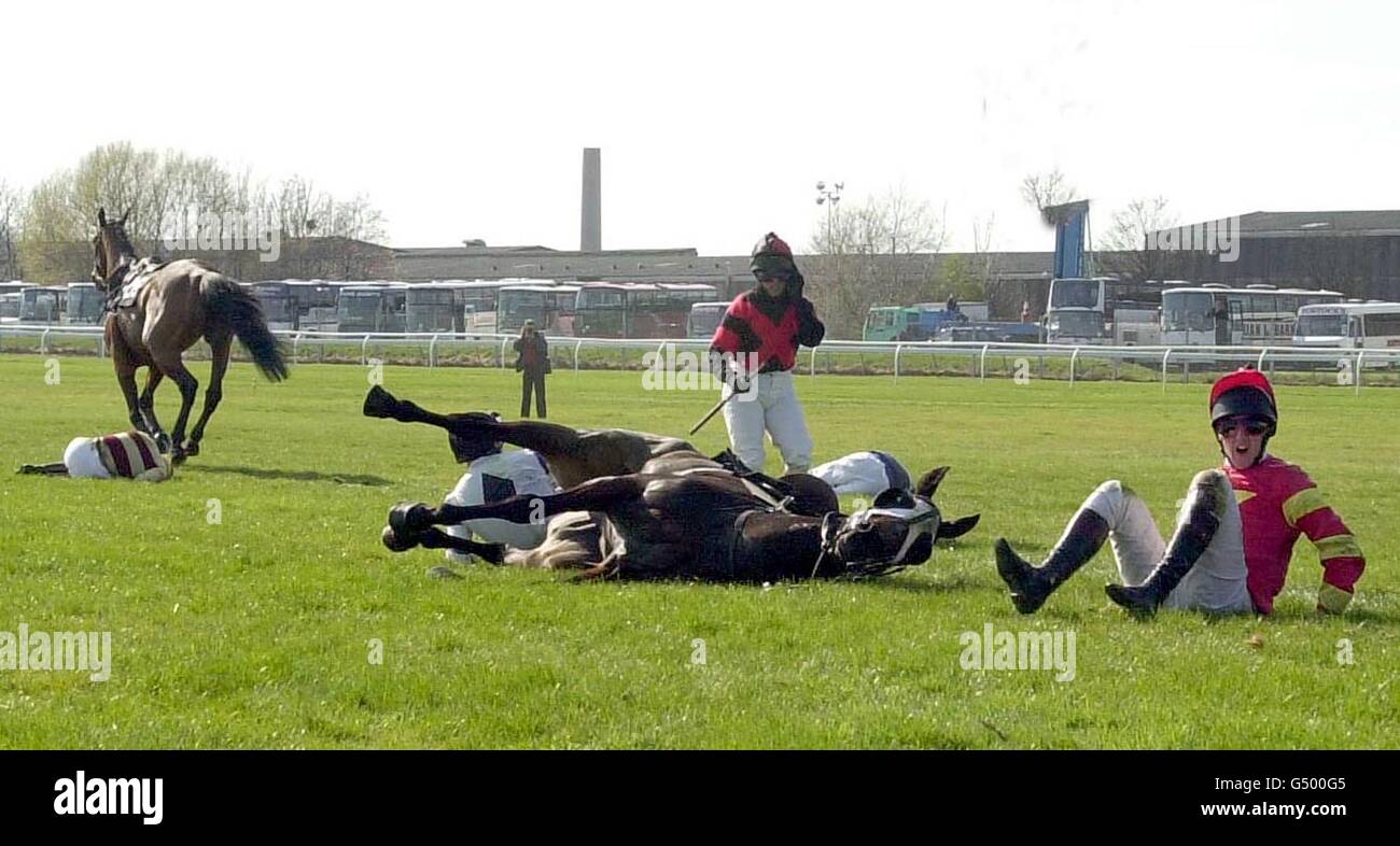 Chaotic scenes martell foxhunters chase aintree hi-res stock ...