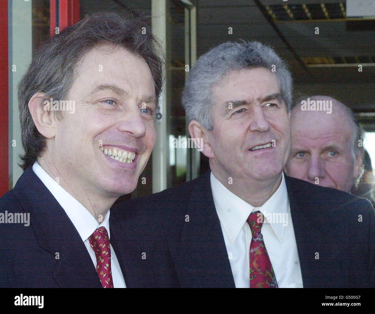Prime Minister Tony Blair (L) with Welsh Assembly leader Rhodri Morgan ...