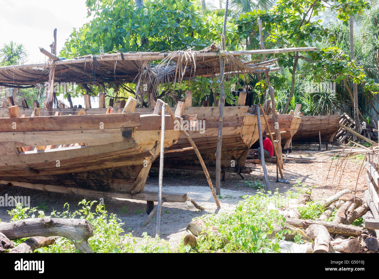 Tanzania, Zanzibar, Nungwi, construction of dhow boats, Dhau-Bau Stock ...