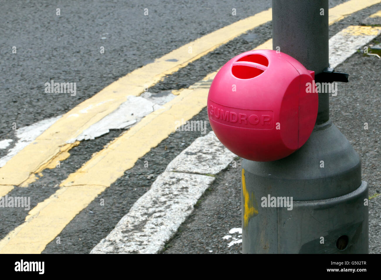 Recycled chewing gum hi-res stock photography and images - Alamy