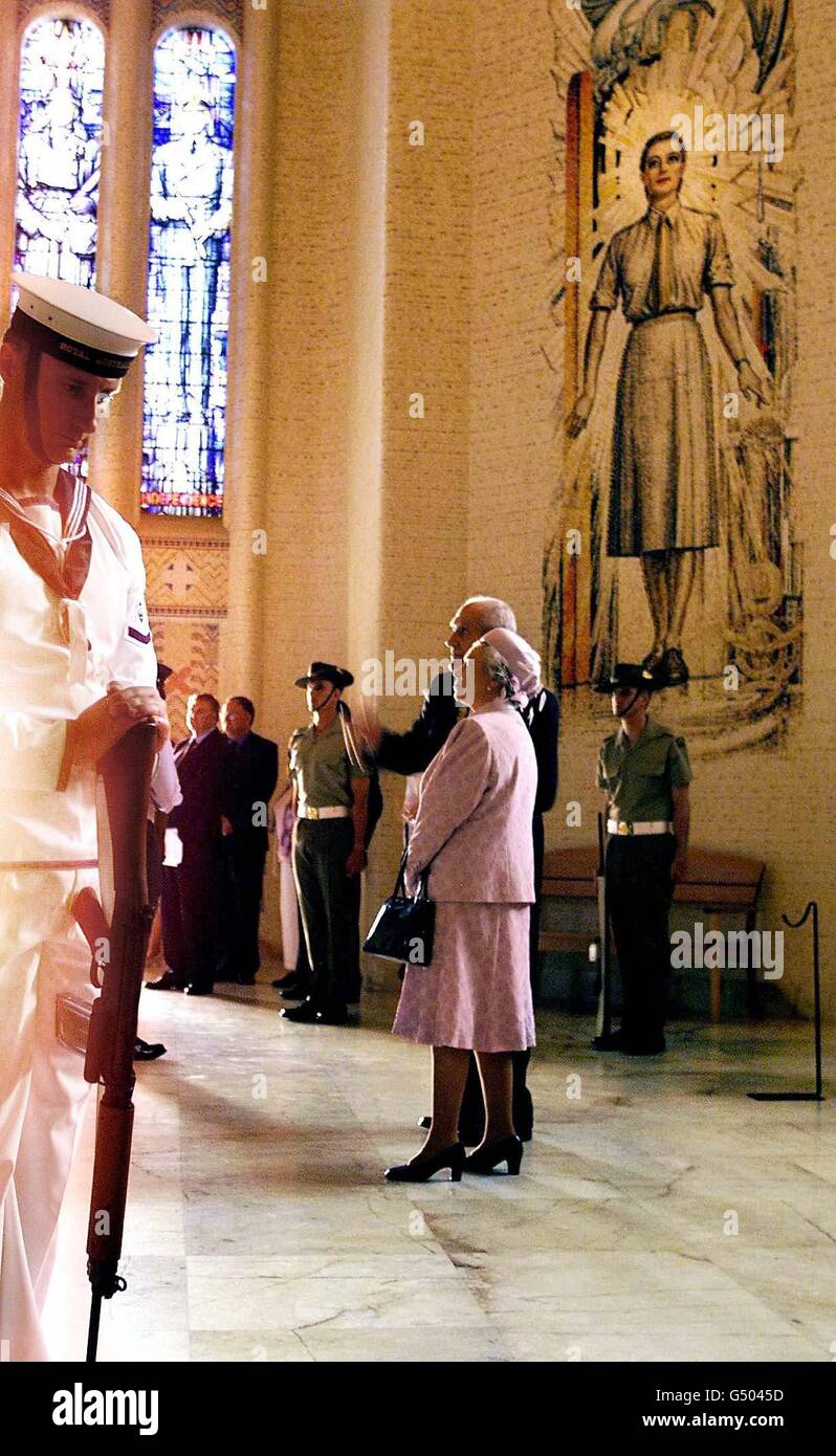 Royalty - Queen Elizabeth II Visit to Australia Stock Photo - Alamy