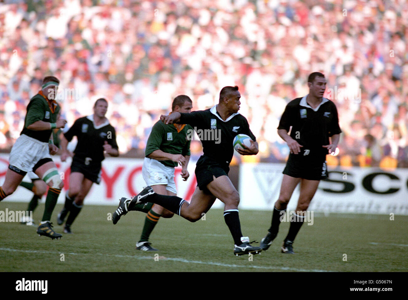 In the rugby world cup final at ellis park hi-res stock photography and ...