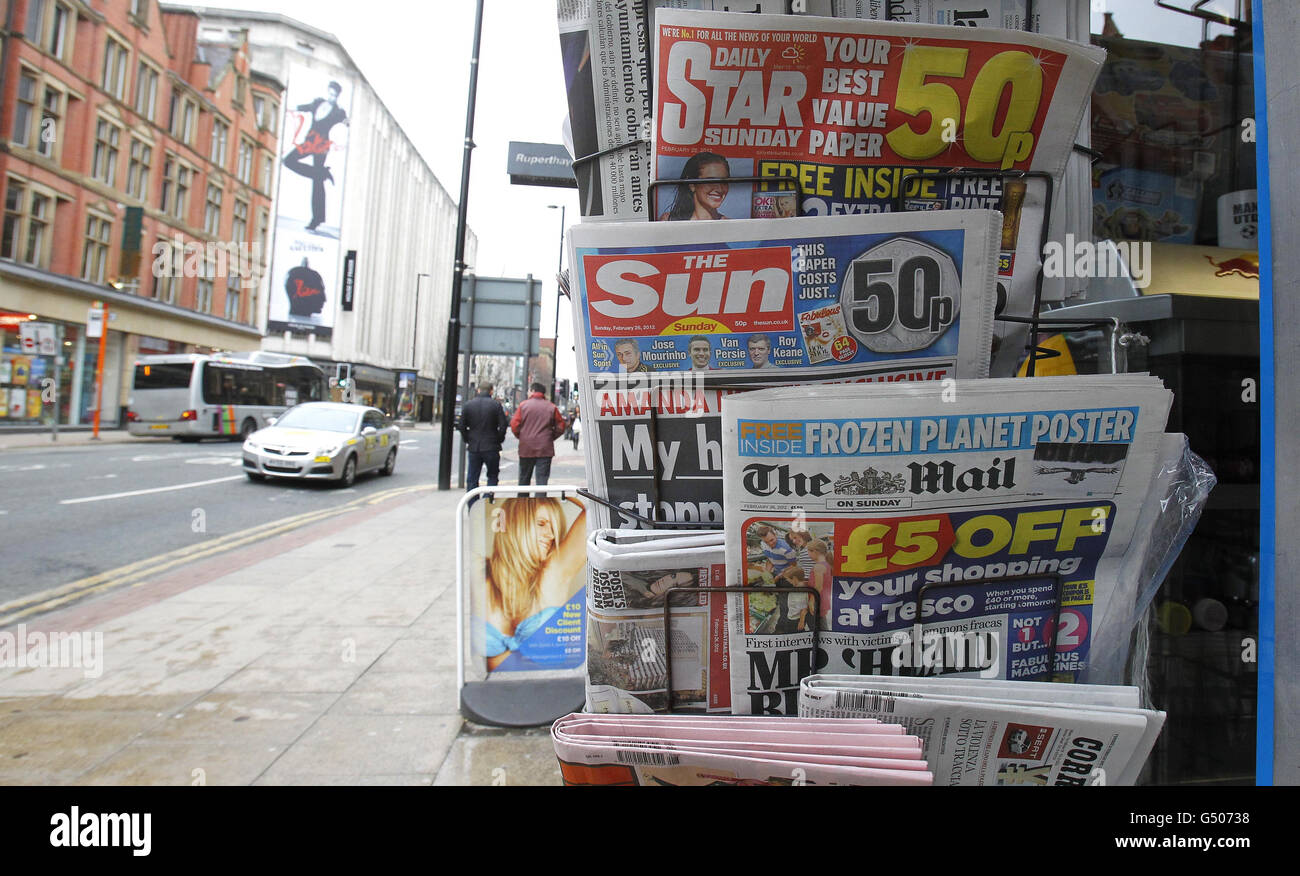 Newspaper stands hi-res stock photography and images - Alamy